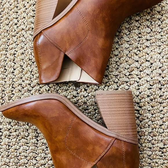 Zby | Shoes | Nwot Zby Pointed Ankle Boot For A Sexy And Taller Look ...